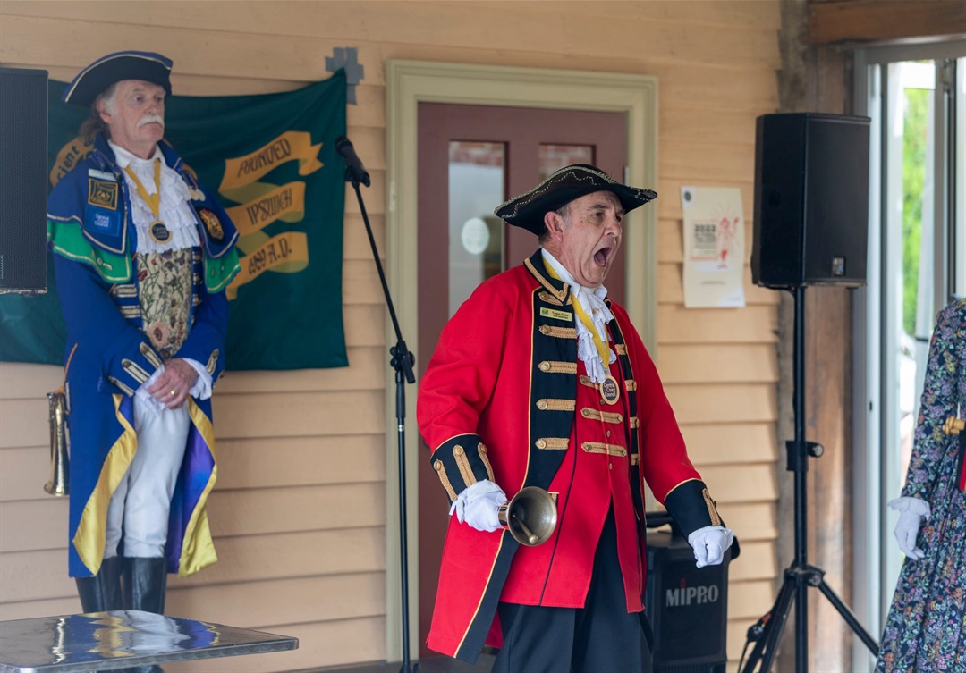 The voices that echo: Queensland's modern Town Criers - LGAQ - CONNECT ...